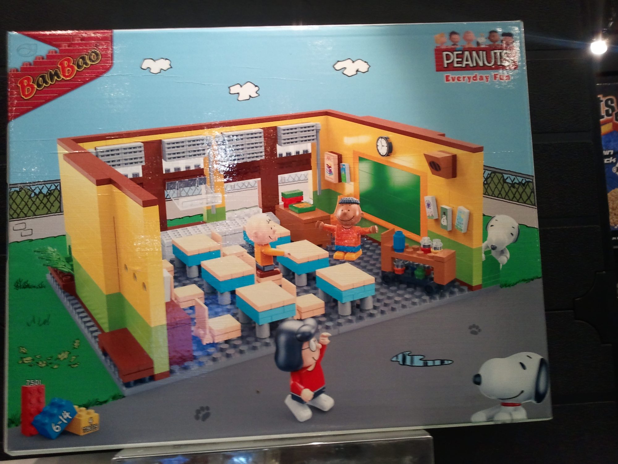 Toy Fair 2017: Peanuts Construction Sets? From China!