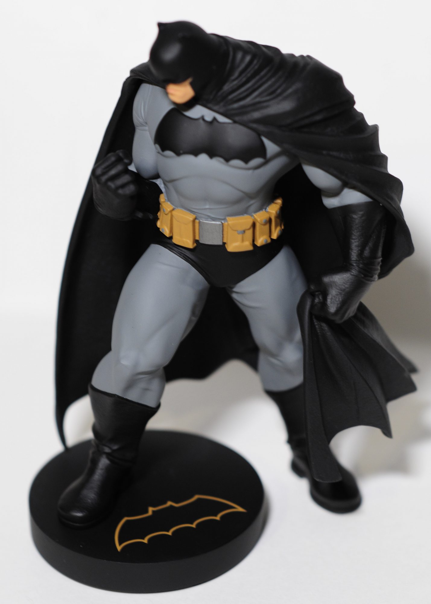 Good Holiday Purchase? Hands on with DC Comics’ DKIII Batman Mini Statue