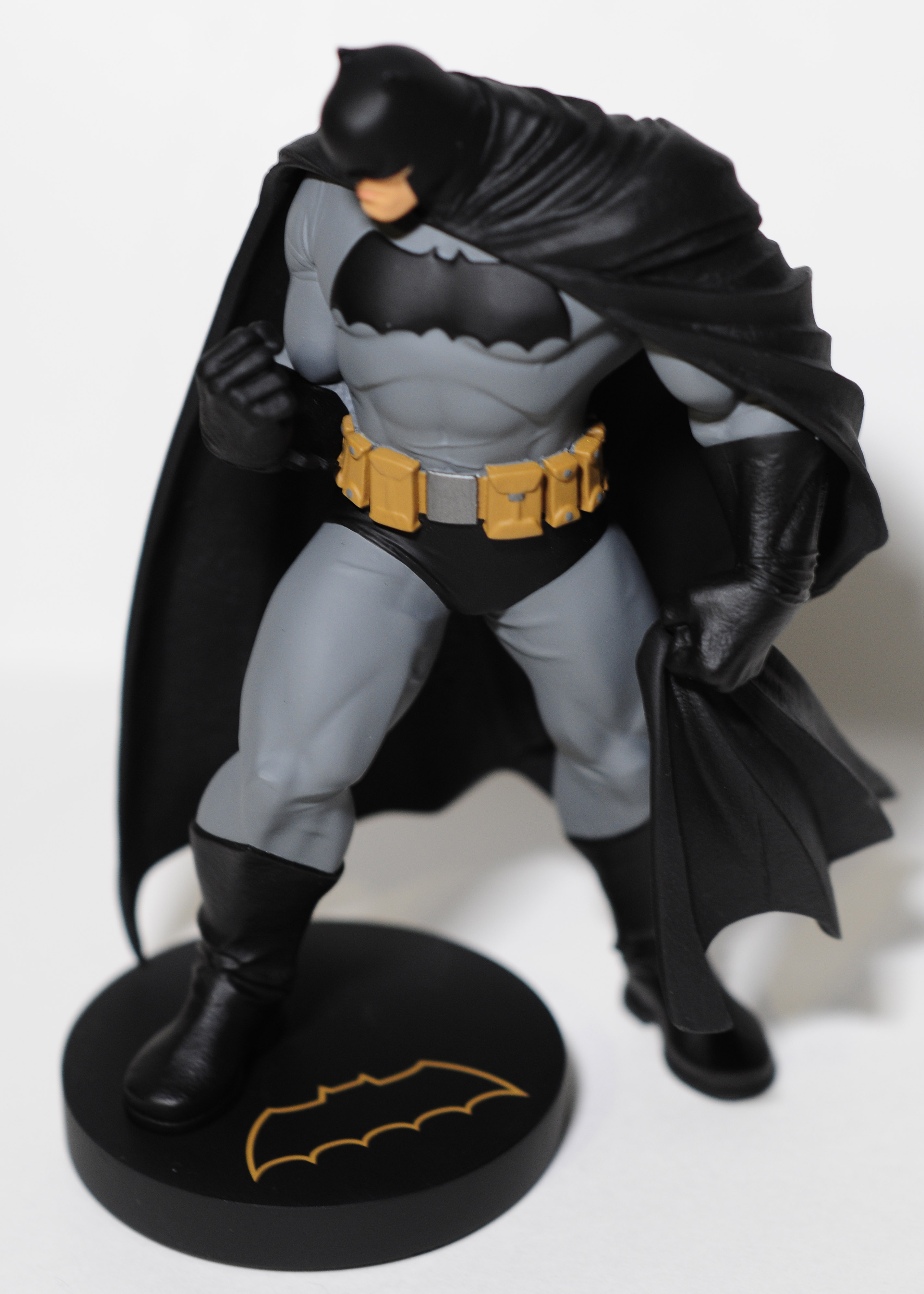 Good Holiday Purchase? Hands on with DC Comics’ DKIII Batman Mini Statue