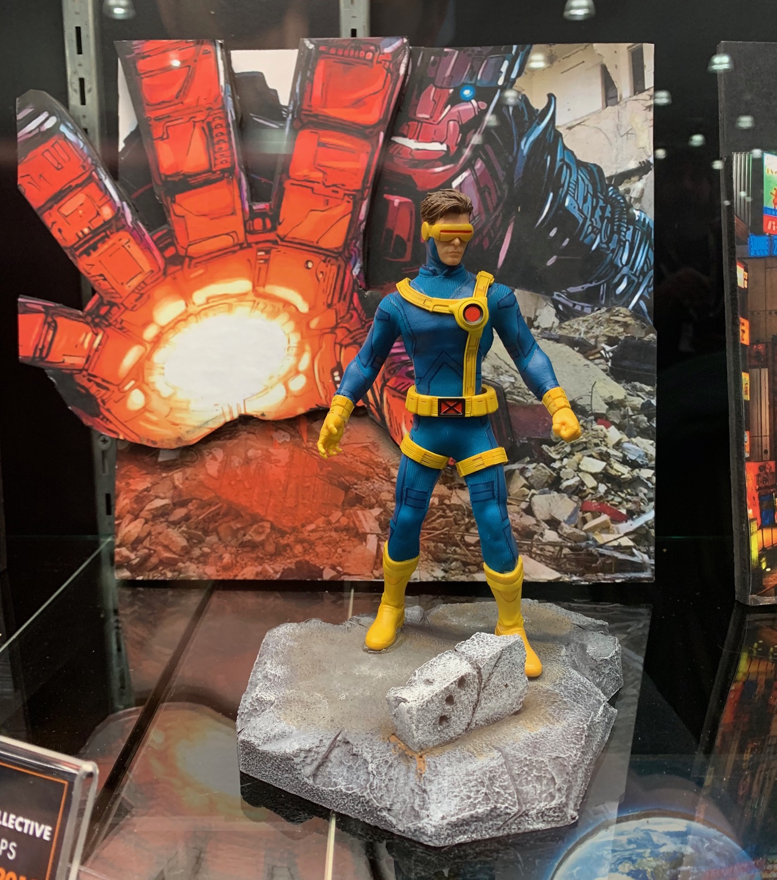 Mezco Agent Gomez Brings The Heat At Toy Fair