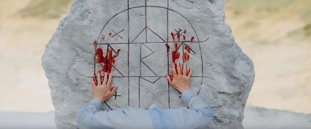 How MIDSOMMAR takes from comics to create its full-color horror