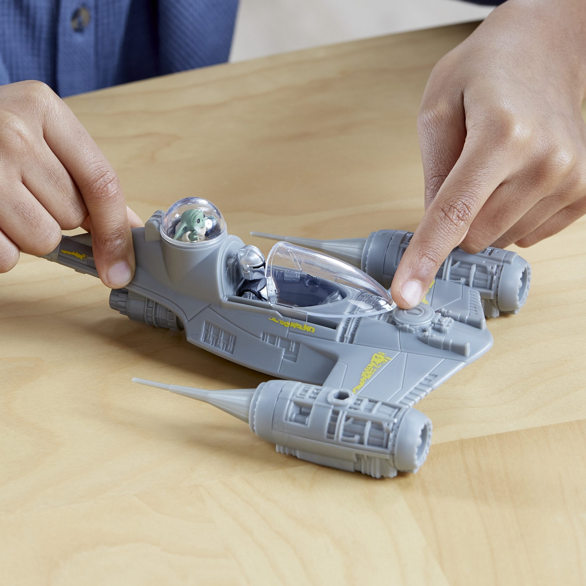 Hasbro goes retro with Star Wars Mando Mandia figure reveals