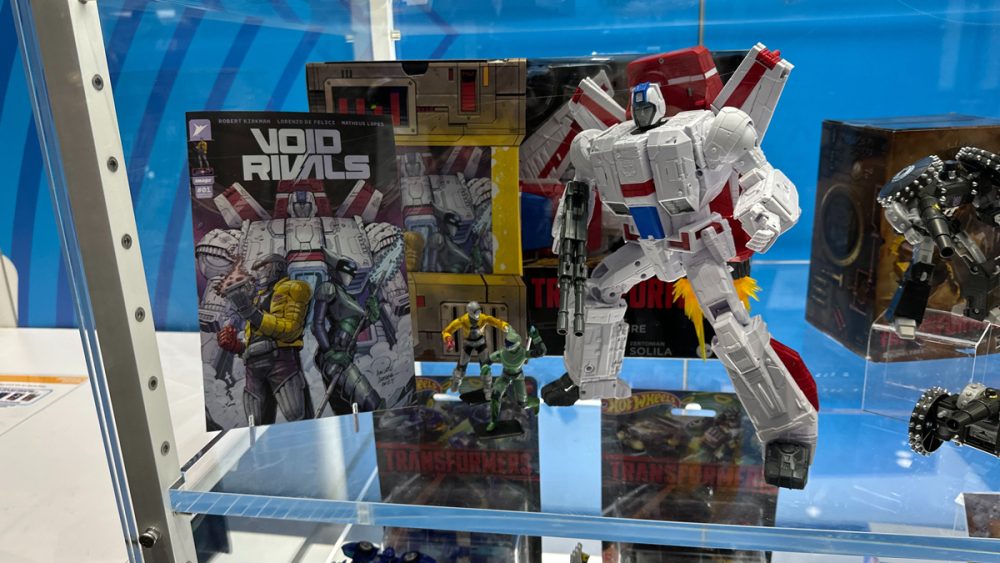 SDCC '25: Hasbro's Transformers has Combiners, Primes, and Classics all ...